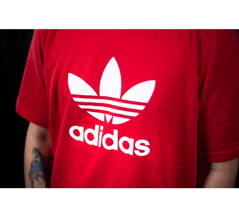 Pánske červené bavlnené tričko Adidas Trefoil s veľkým bielym logom na ...