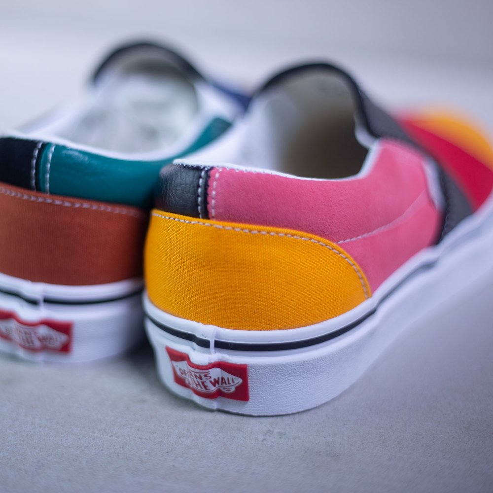 Farebné tenisky značky Vans model Classic Slip-On so záplatovým ...