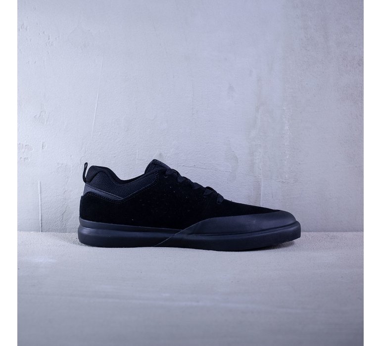 Pánske skateboardové celočierne tenisky DC shoes INFINITE nízkeho tvaru ...